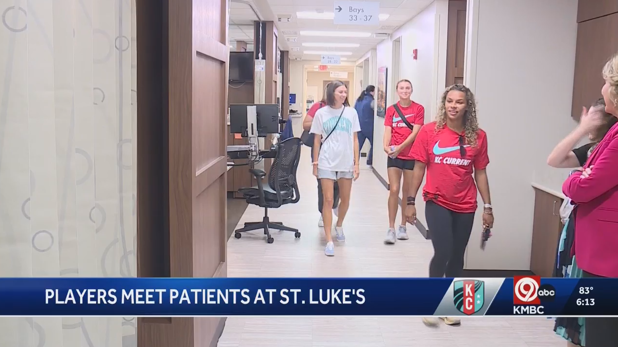 Kmbc Kansas City Current Players Visit Saint Lukes Hospital Cancer